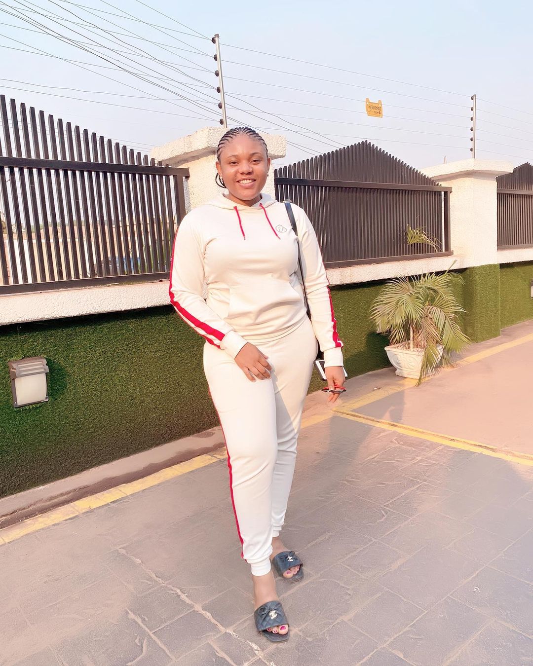 Pictures of Princess Nnenna Orji standing at about 5"3 feet tall