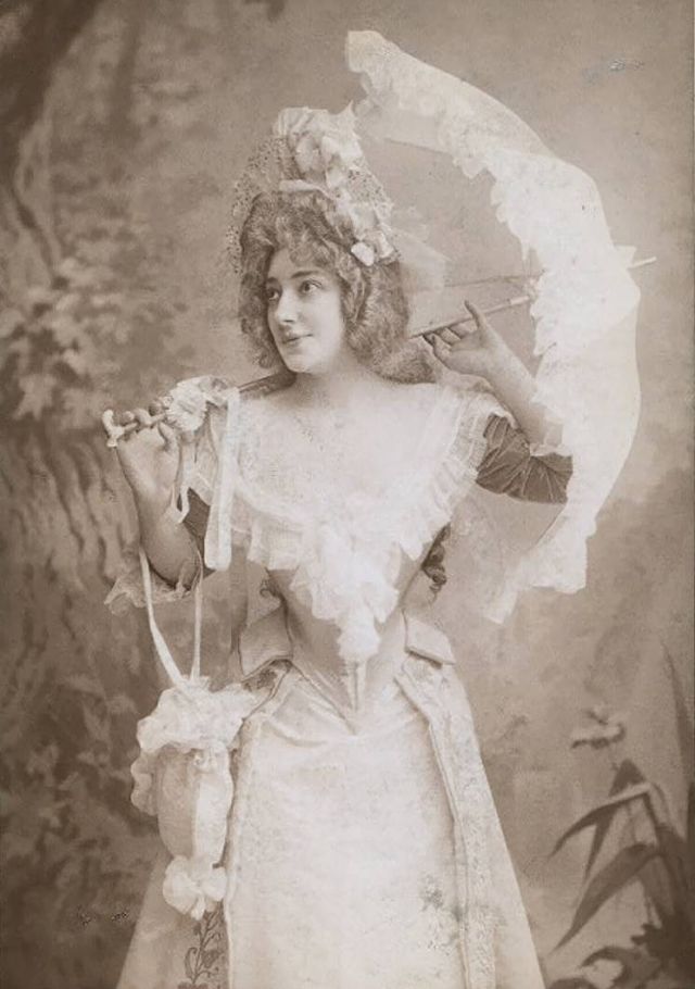 Beautiful Photos of Anna Held in the Late 19th and Early 20th Centuries ...