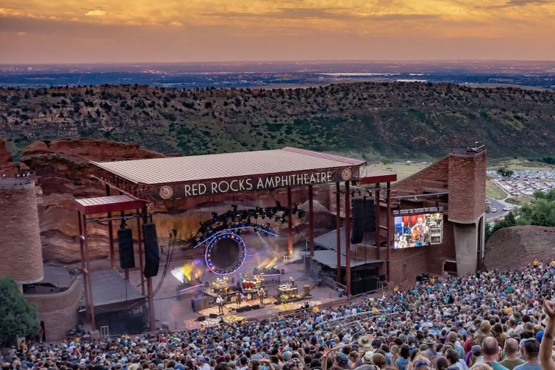 Red Rocks Park and Amphitheatre, Colorado (with Map & Photos)