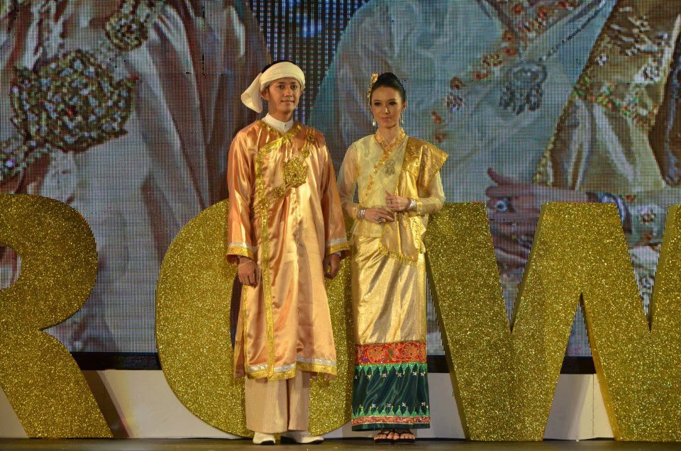 Welcome to Kyaing Tong :): Beautiful Traditional Costumes in Shan State