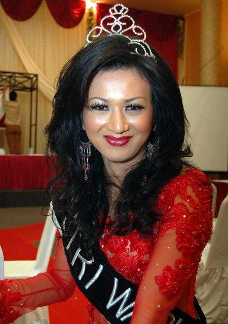 Waria Juga Manusia. ~ WARIA JAWA TIMUR