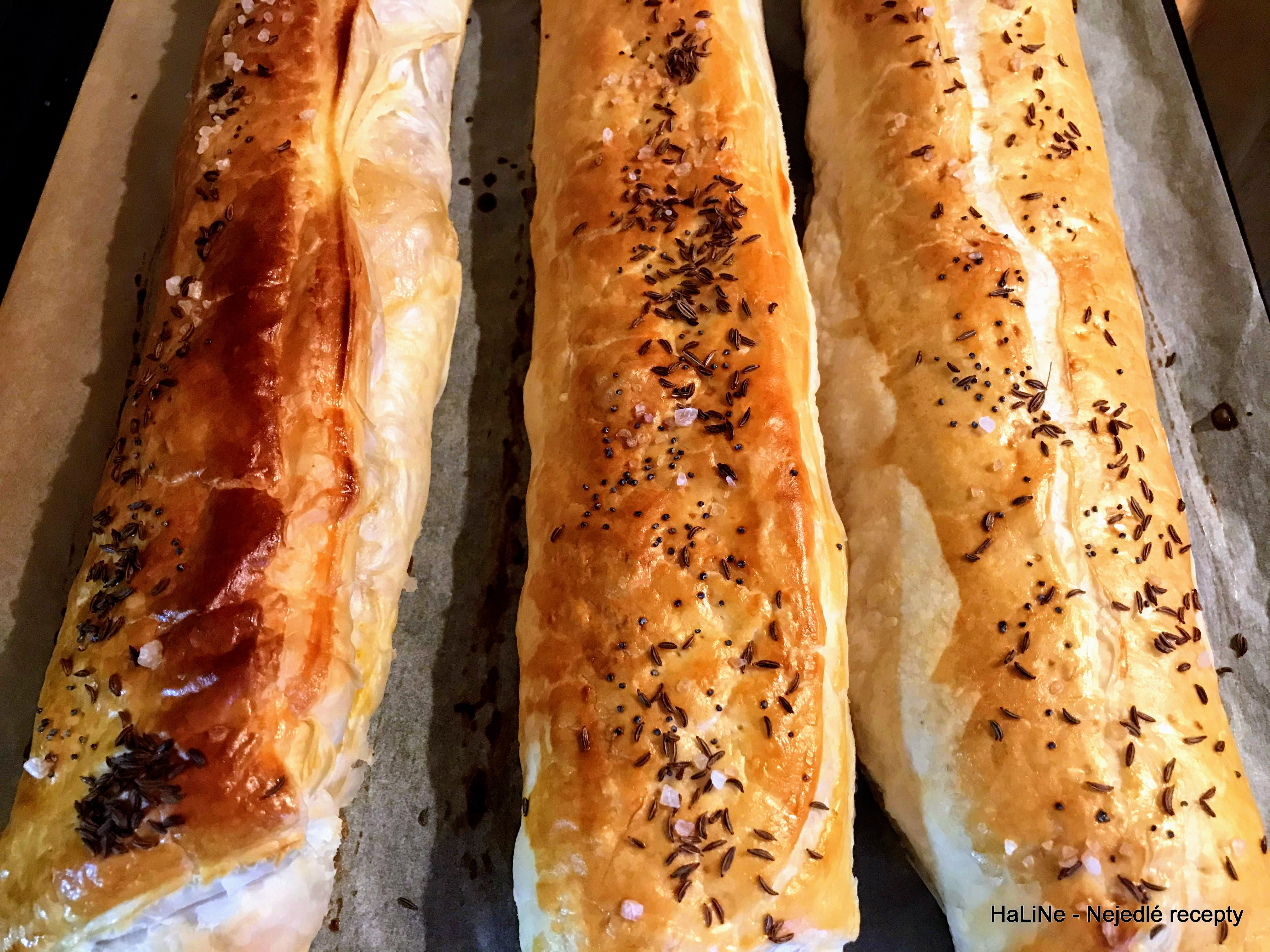 Nejedlé recepty: Slaný štrúdl se zelím a slaninou