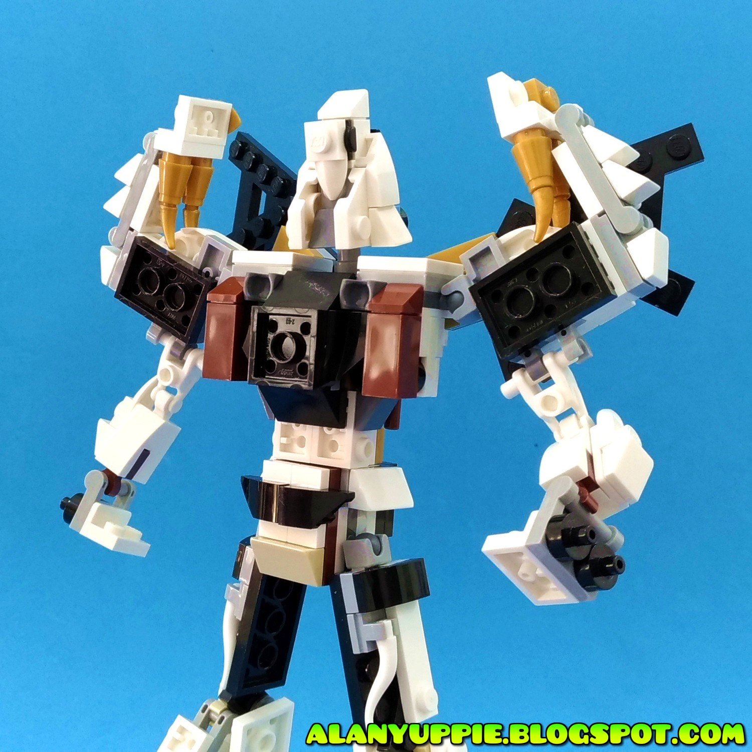 Alanyuppie's LEGO Transformers: Video Tutorial: Transformer White Lion ...