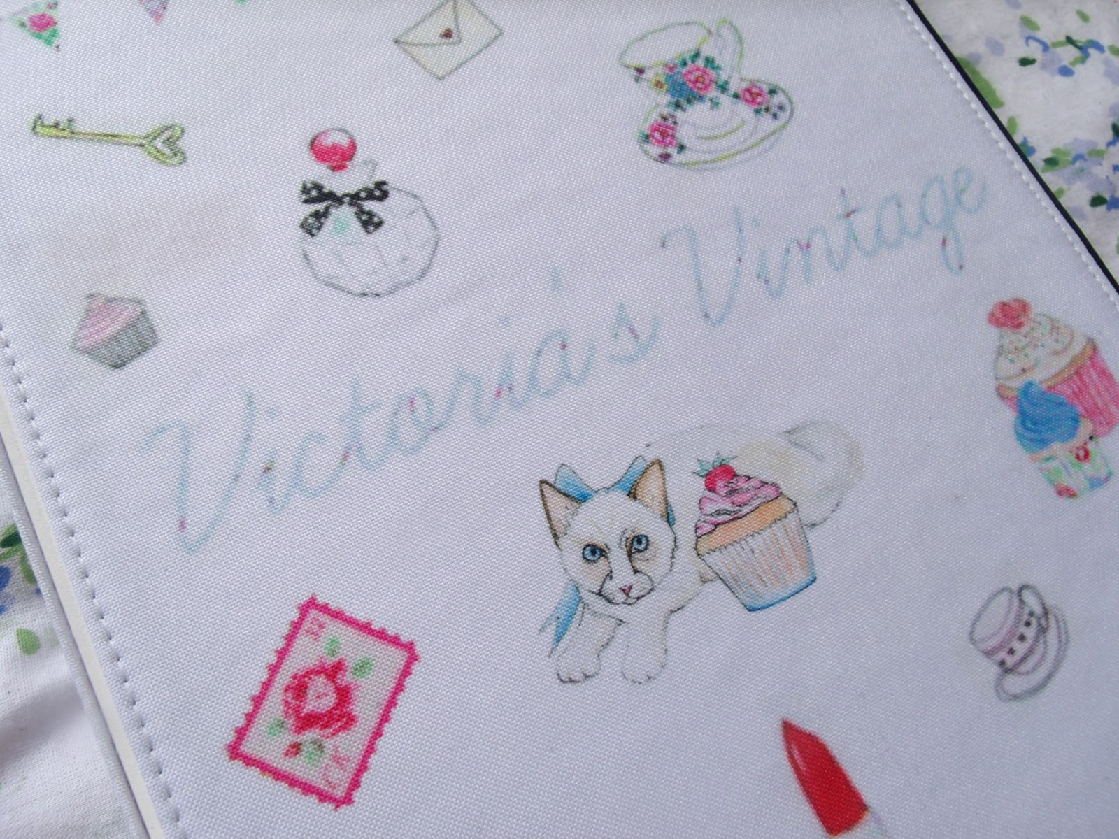 Customised iPad Case from Caseable ♥ - Victoria's Vintage Blog