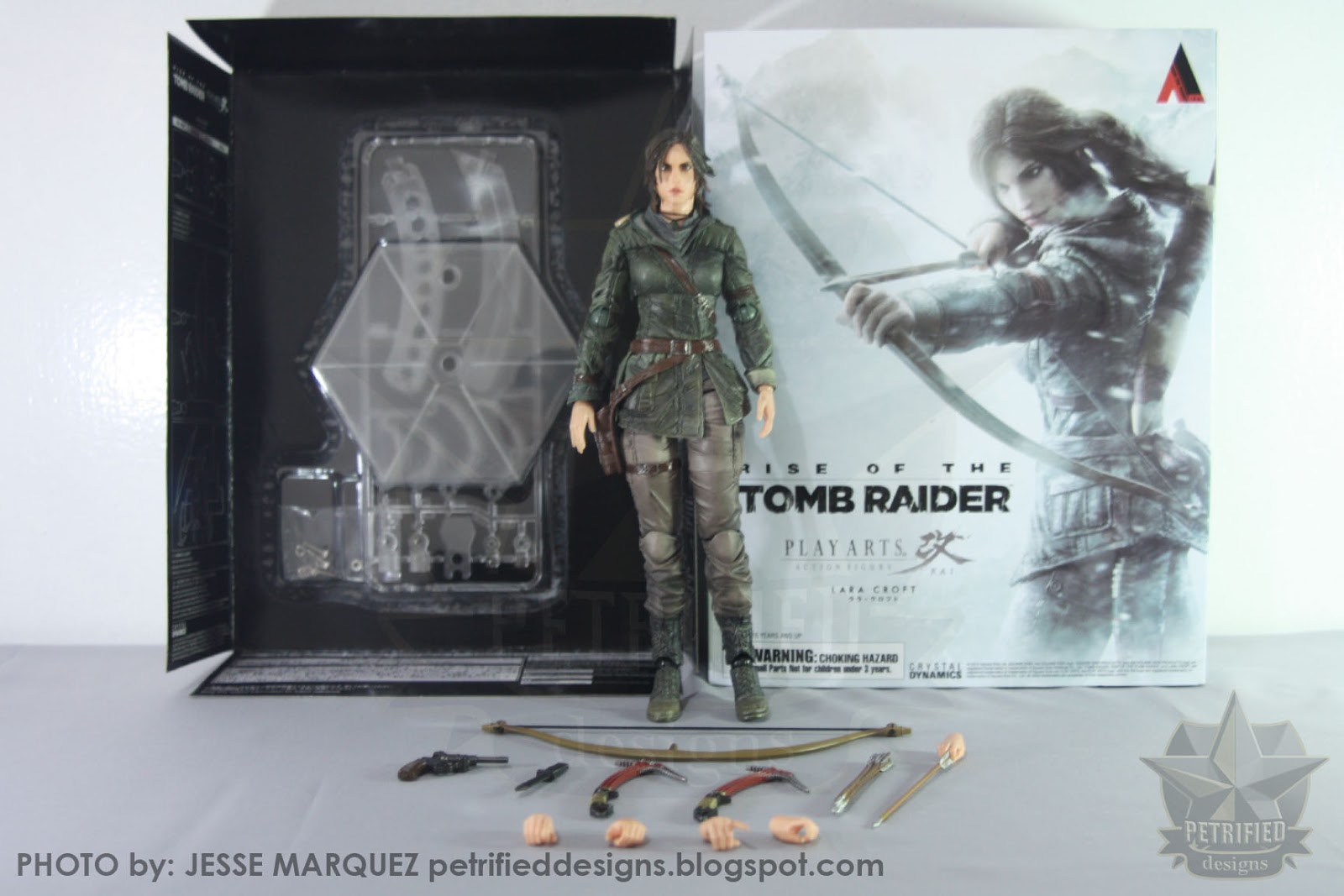 Tomb raider lara croft play arts kai - flyerloced