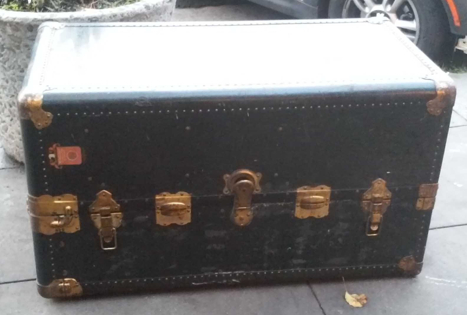 UHURU FURNITURE & COLLECTIBLES: SOLD Wheary Antique Steamer Trunk with ...