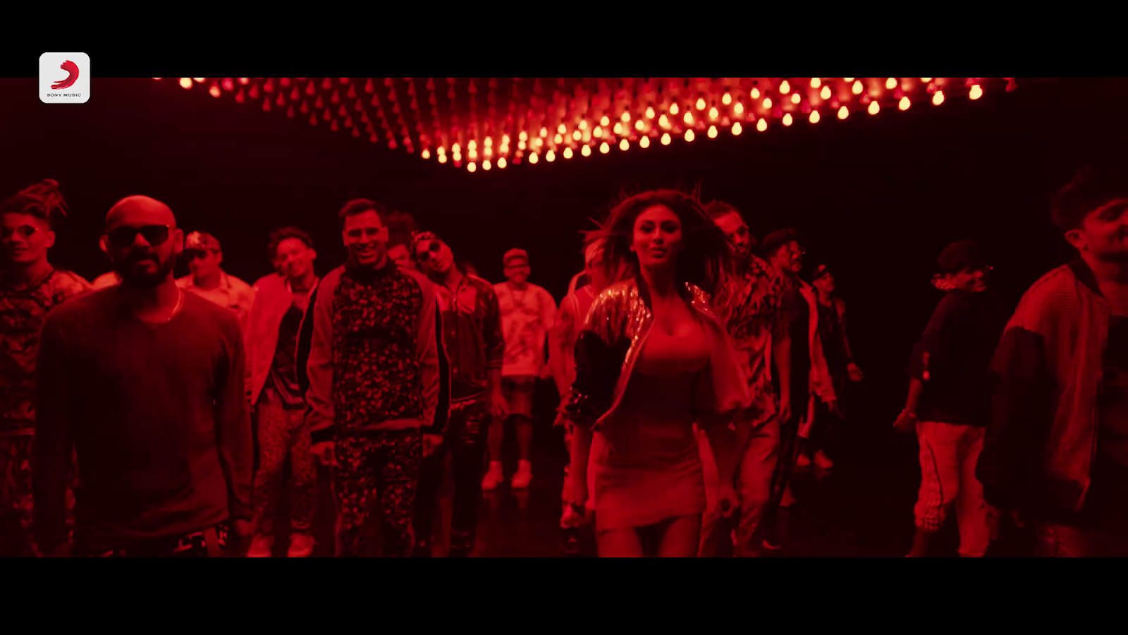 STARS INDIAN OF INDIAN TELEVISION: Mouni Roy looking stunning in The ...