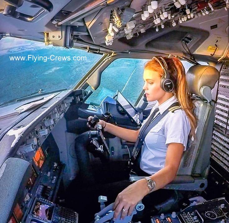 Best Flying Crews Jobs for Pilot, Air Hostess, AME, MBA And Ground ...