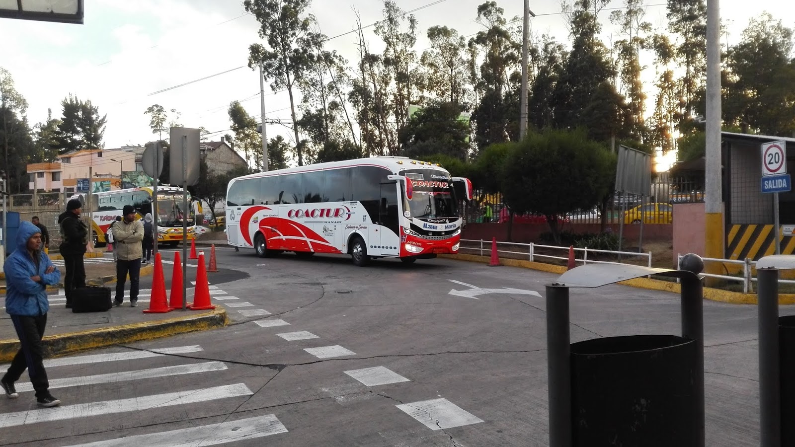 AUTOS CLASICOS: Buses Panamericana y Coactur
