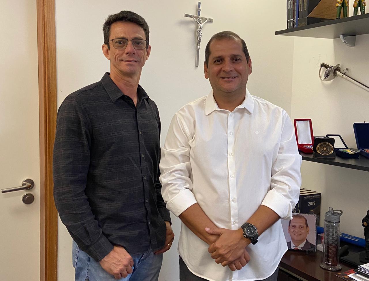Deputado Fabrizio Ferraz declara apoio a Rogério Ferreira, pré ... Deputado Fabrizio Ferraz declara apoio a Rogério Ferreira, pré ...