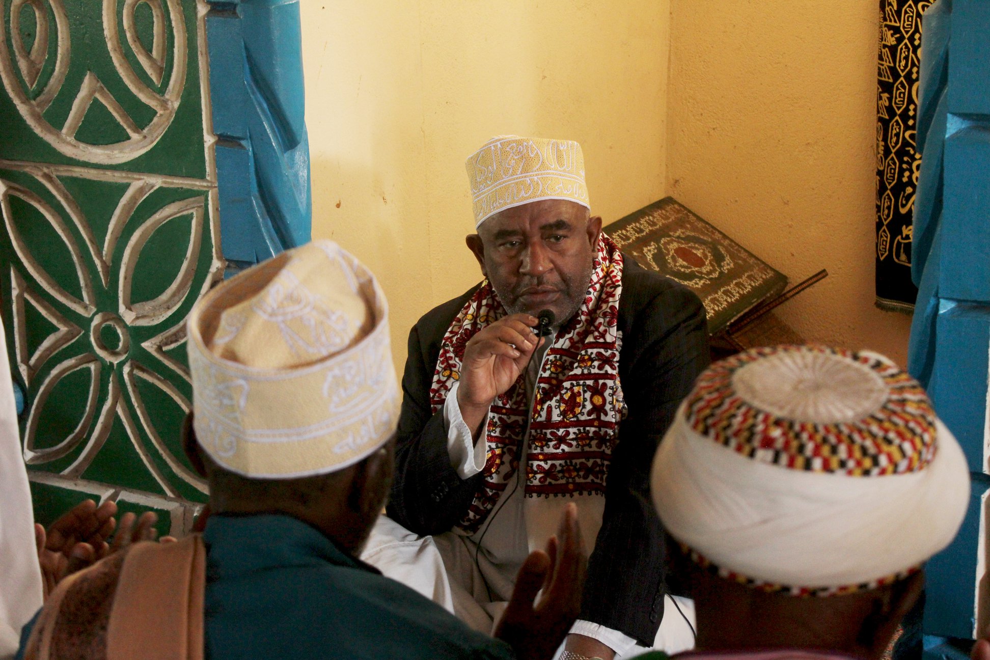 Le maraboutisme ou la dernière ligne de défense du colonel Azali ...