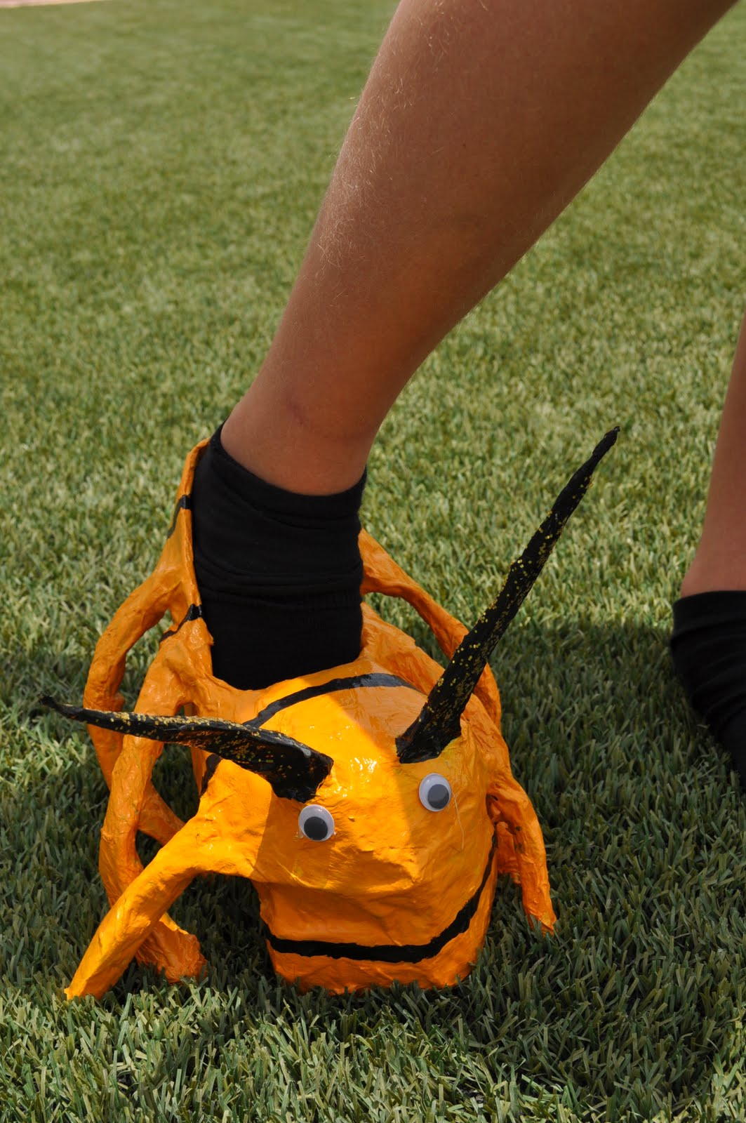 I teach art: Bug Shoe Design