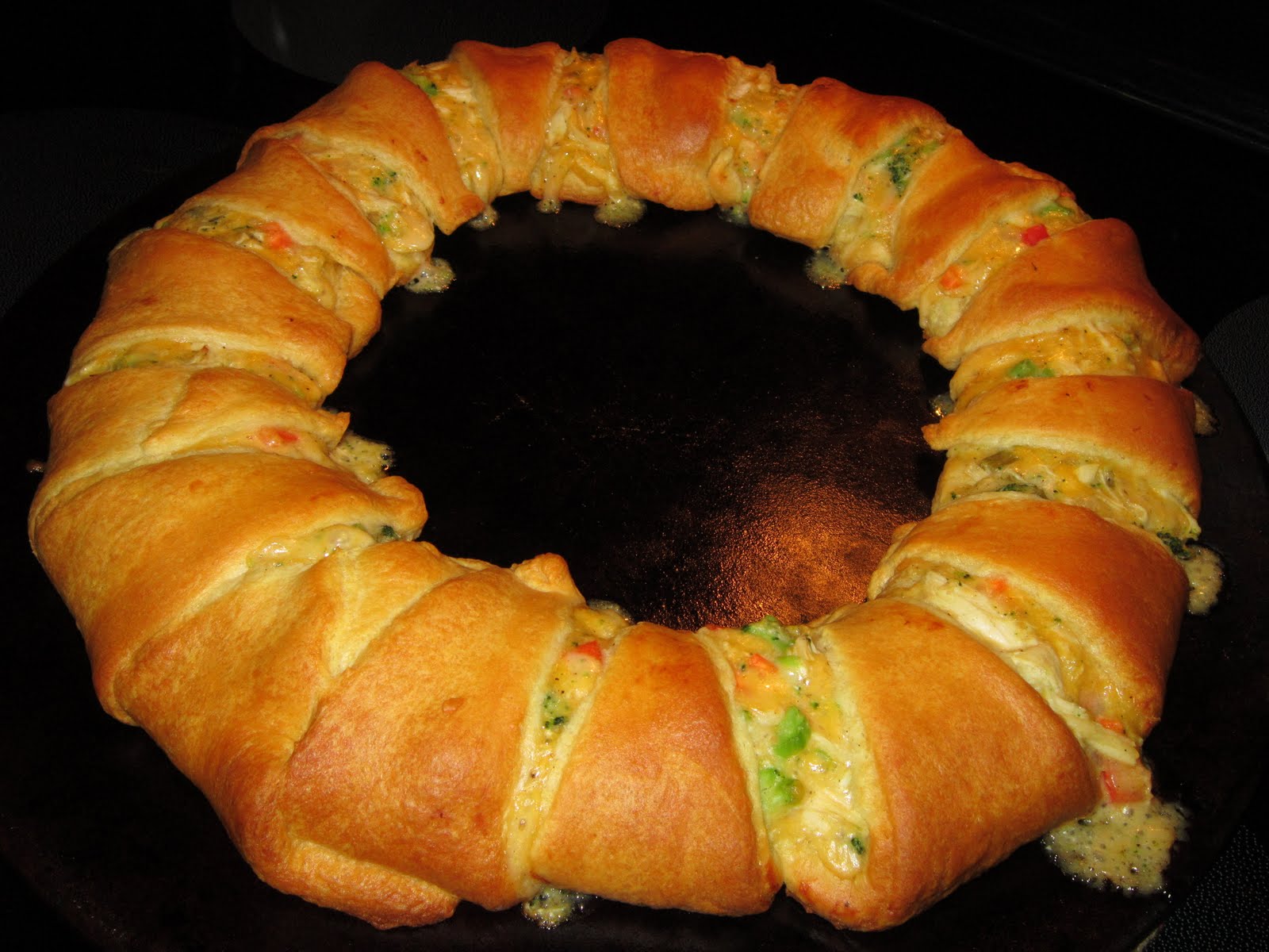 Home Cooked Happiness: Stuffed Crescent Wreath