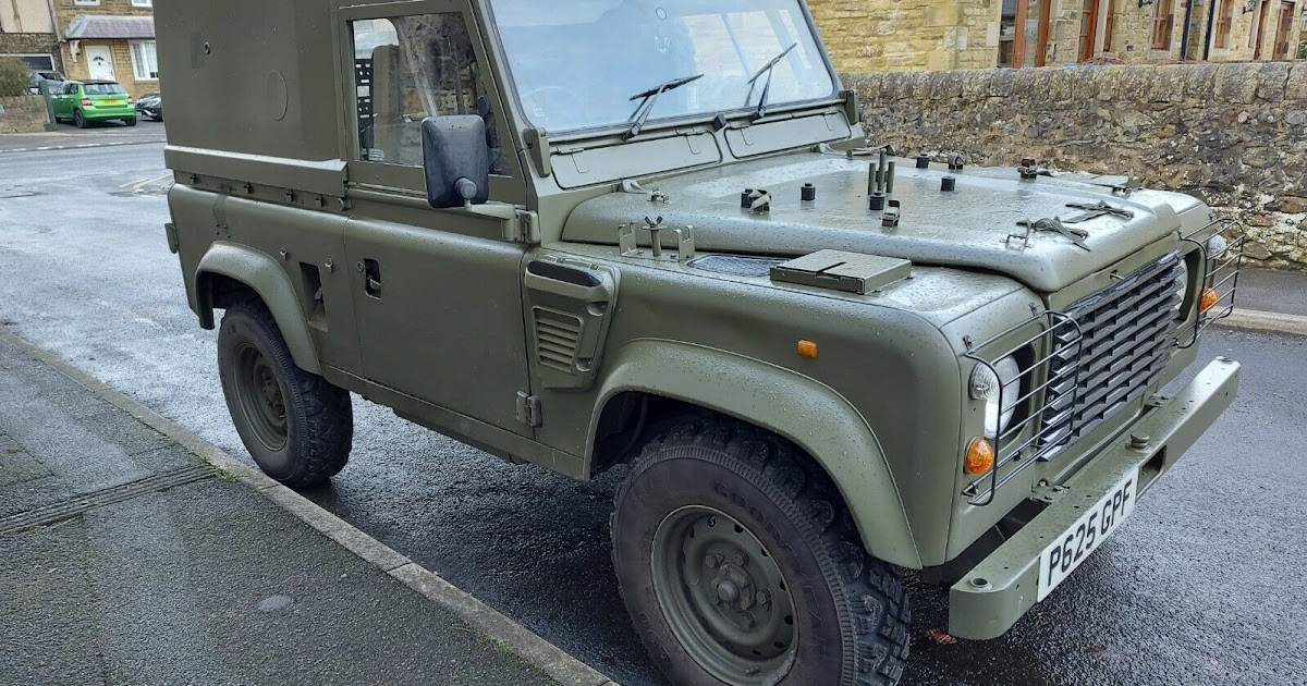 Landrover Defender: Military landrover defender wolf 90 FFR 24v Remus ...