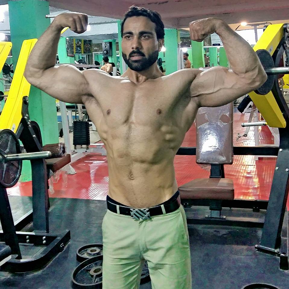 world bodybuilders pictures: charming bodybuilder sajid ahmad from ...