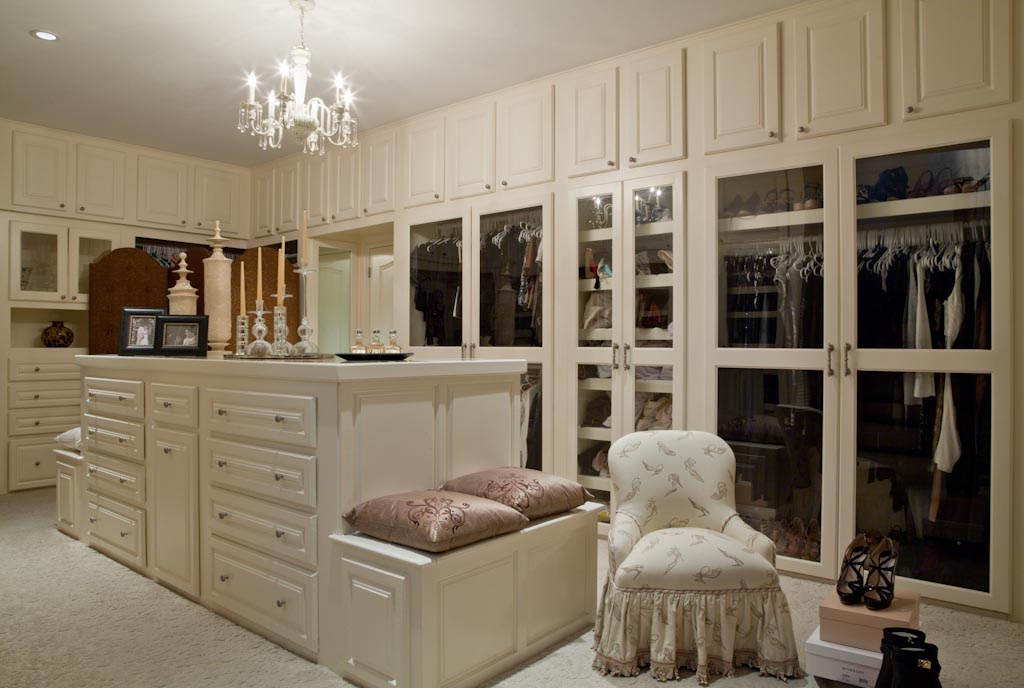 DesigningLuxury.com: Unique and Stylish Closets to Suit Your Personality