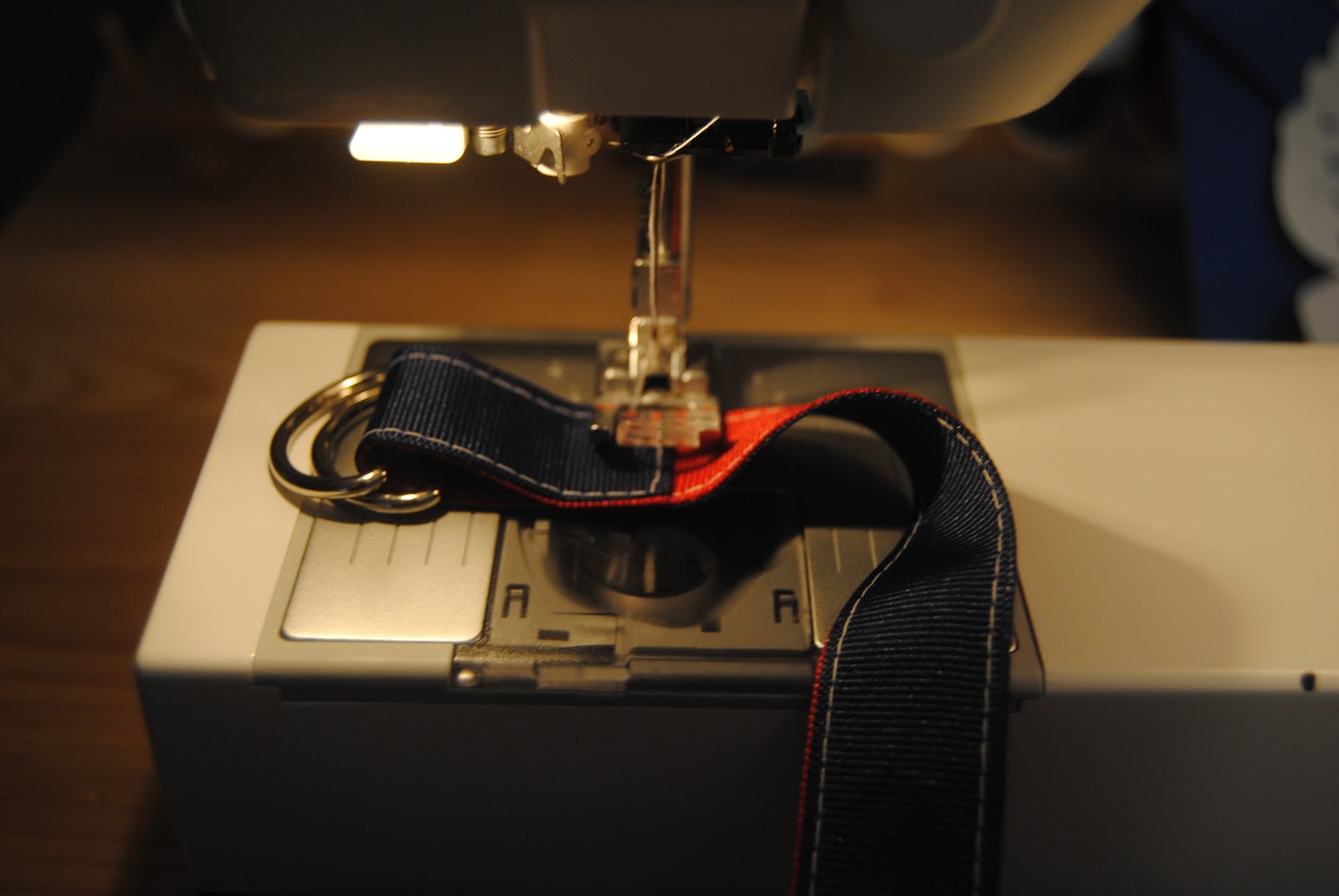 SIGnature Creations: D-Ring Adjustable Ribbon Belt Tutorial