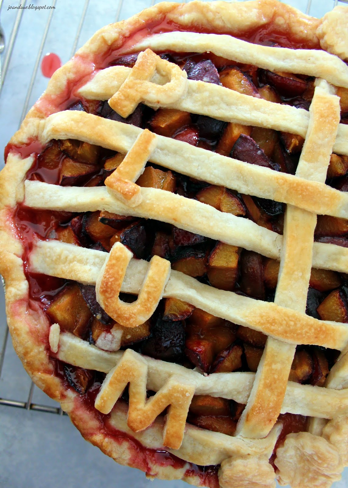 Jo and Sue: Plum Pie