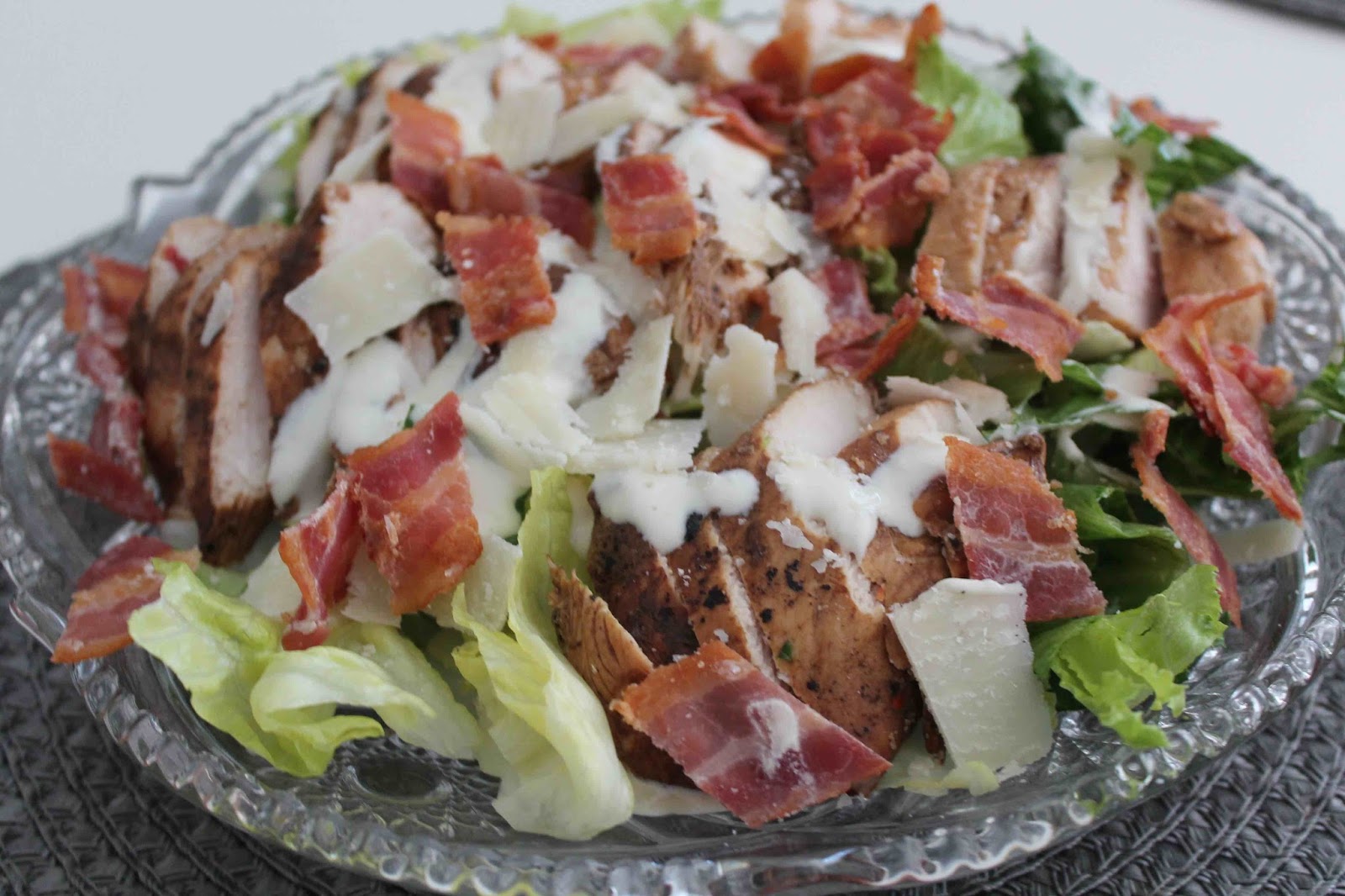 Få lite Matro: Caesarsallad med kyckling och bacon