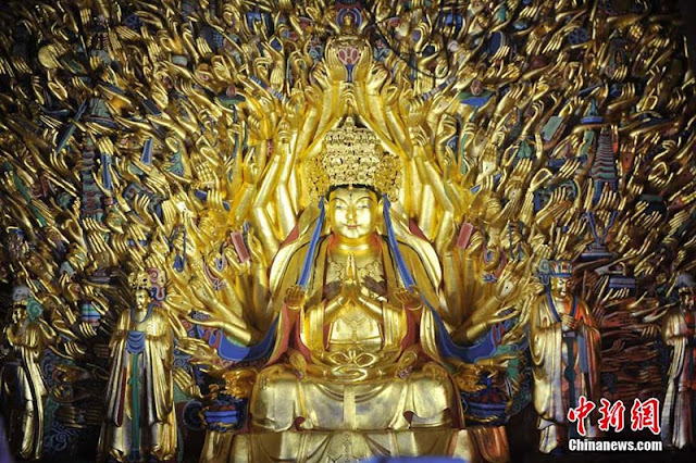 Torre da História Ibérica: A espantosa "Dança das Mil Mãos" (China)