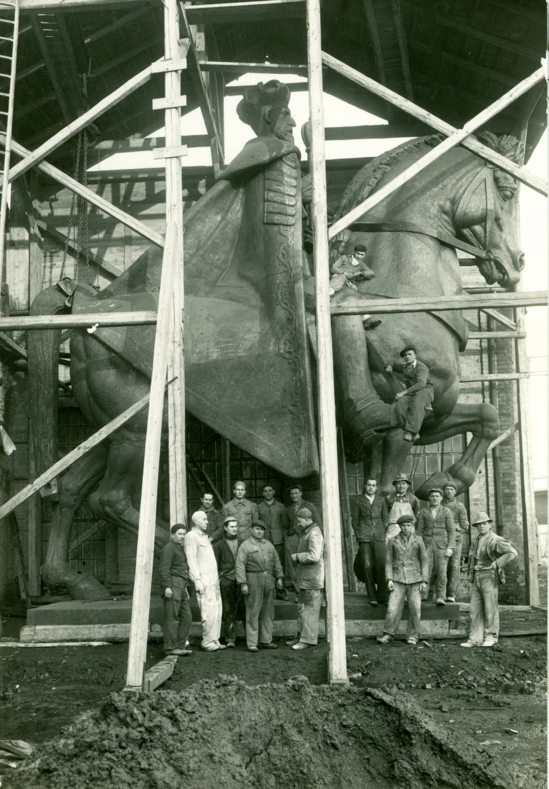 VEDRAN PERKOV: GLAVA KONJA NEZNANOG JUNAKA / 2011