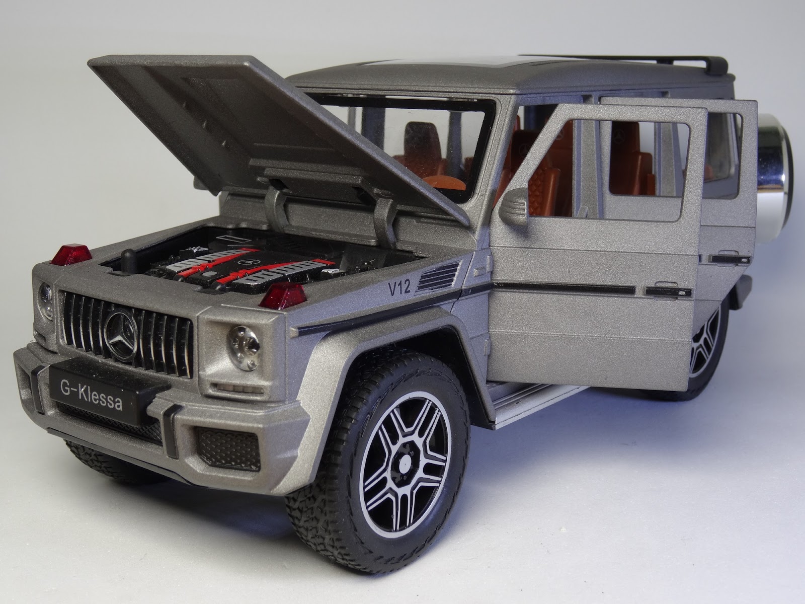 Modelli diecast 1:24 e dintorni: Mercedes G63 by Che Zhi