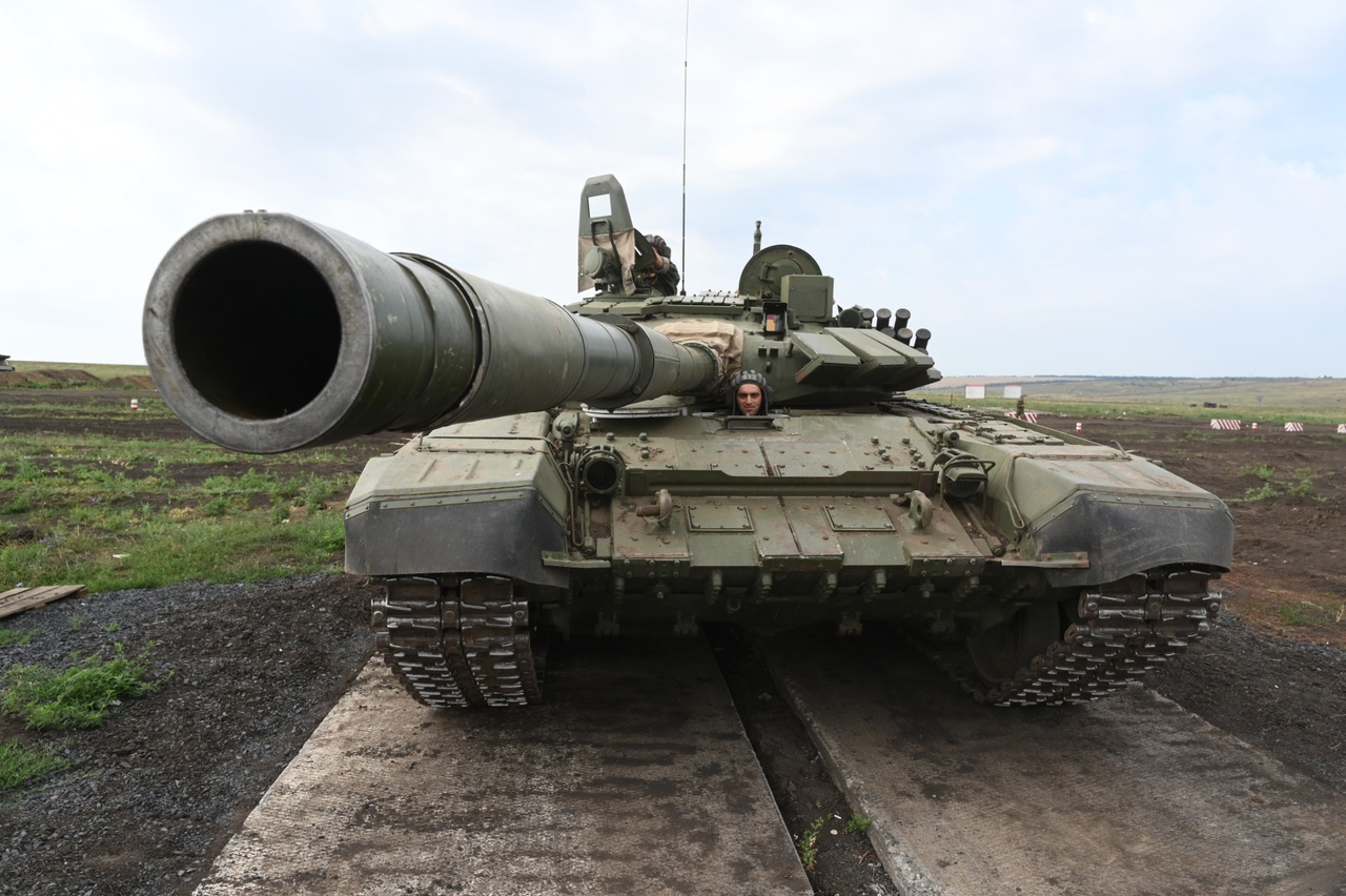 Historia y tecnología militar: Entrenamiento con tanques T-72 en Rusia