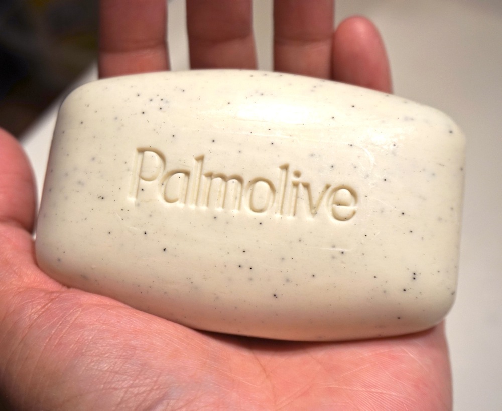Palmolive Flawless Clean Charcoal Powder Soap Review