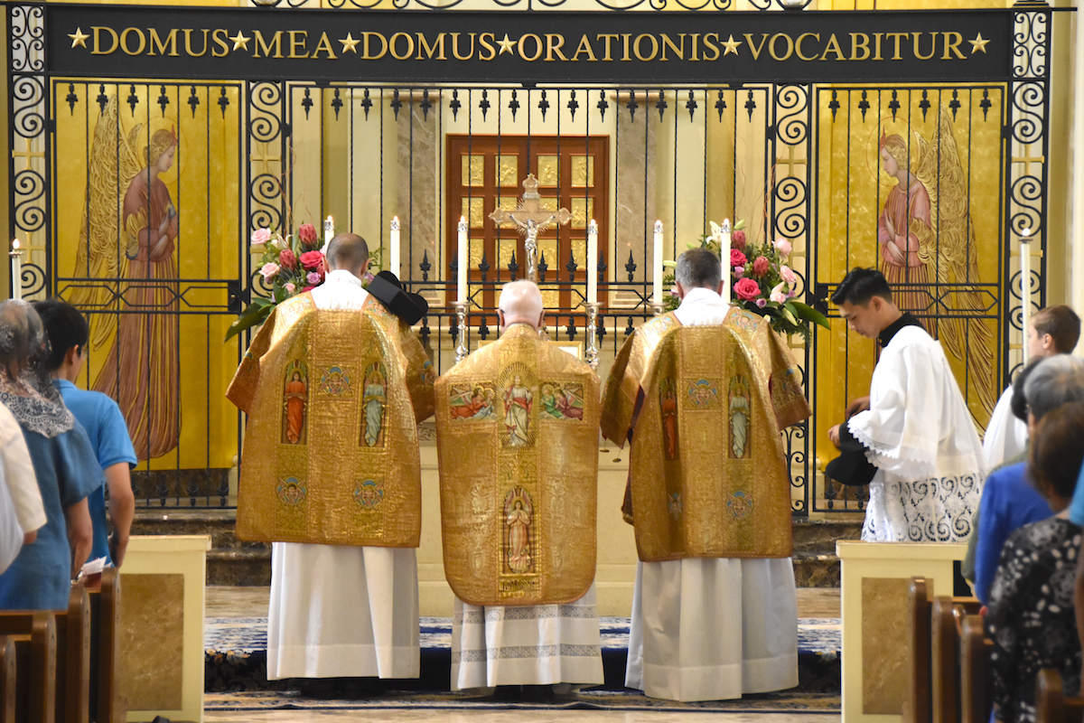 Solemn Mass of the Assumption from the Toronto Oratory ~ Liturgical ...