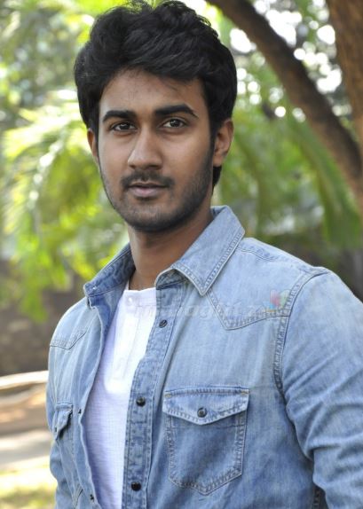 Santosh Shoban Family Wife Biography Parents children's Marriage Photos