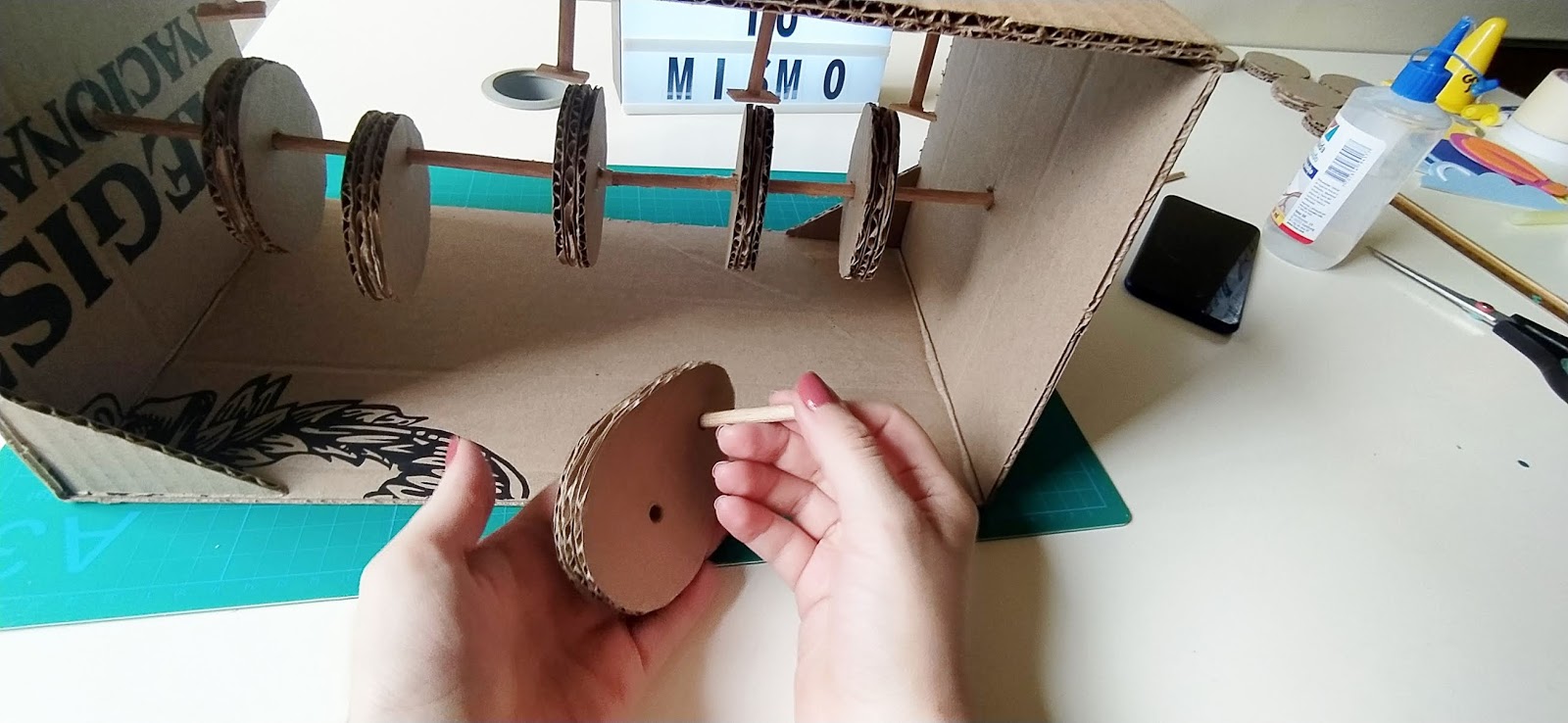 ¡Construyamos un autómata!