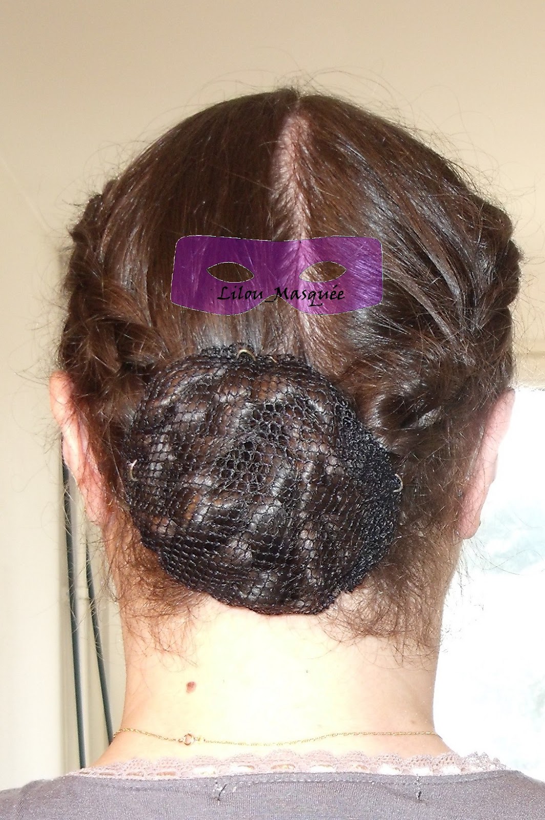 1001 coiffures: Tuto coiffure et accessoire : Chignon tressé avec filet