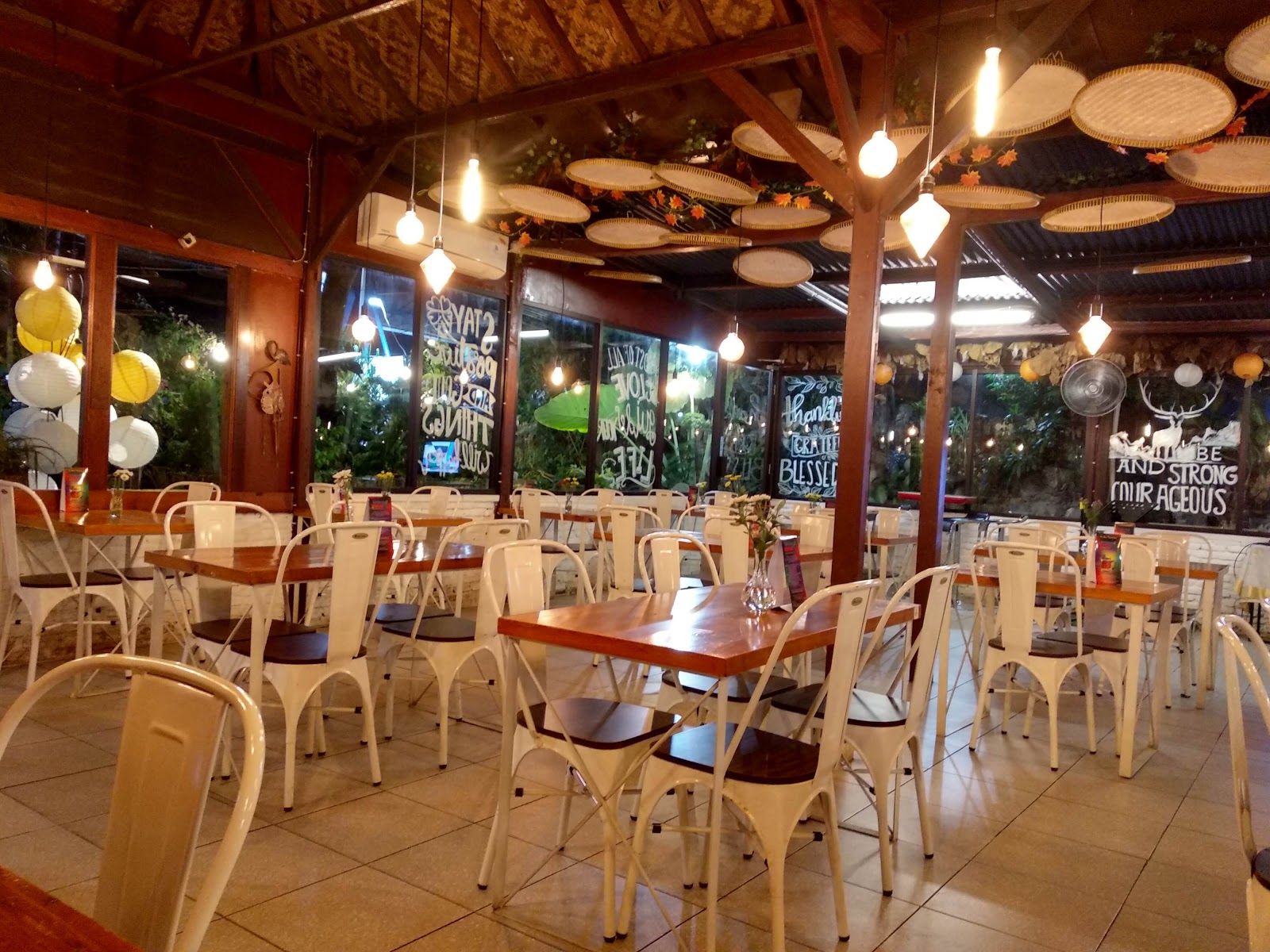 Jaman Resto, Cita Rasa Jawa dan Manado dalam Satu Tempat - Ghumi