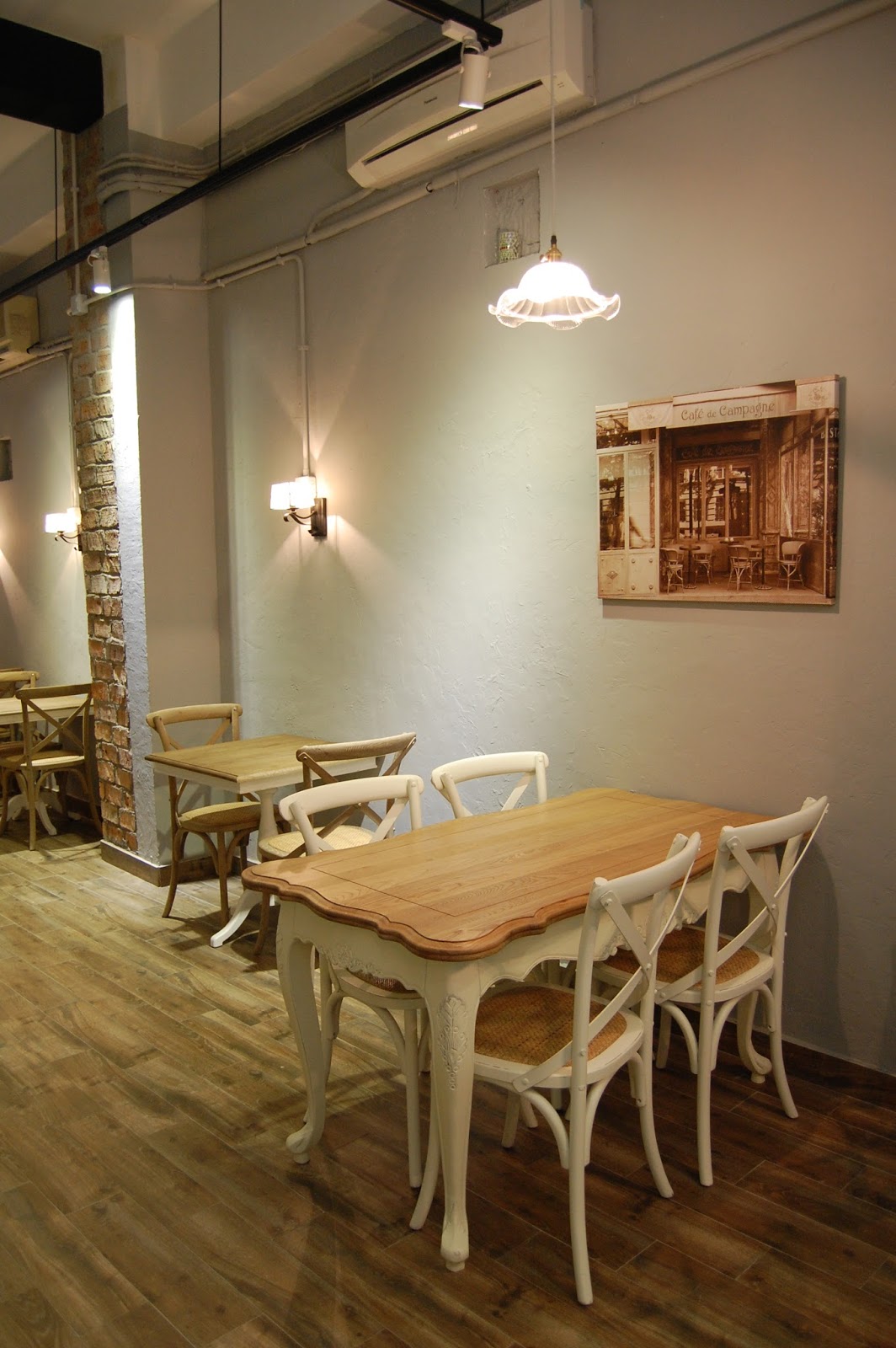 Here & There: Chill Cafe