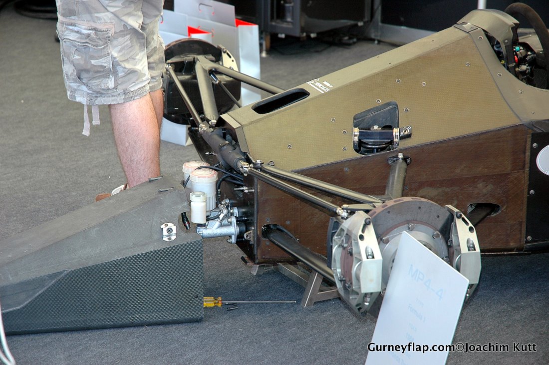 Modern McLaren MP4/4 - Part 1 - SomersF1 - The technical side of ...