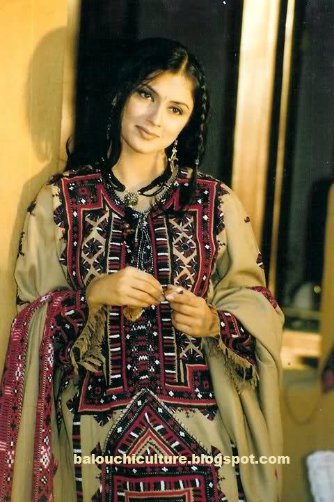 BALOCHI GIRLS: Beautiful baloch girls with balochi dress