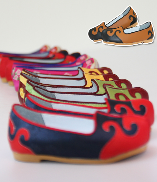 Korean traditional flower shoes (Hwahye)
