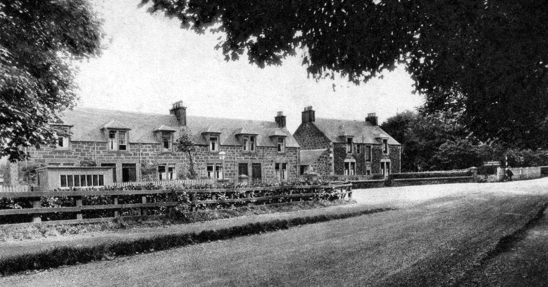 Tour Scotland: Old Photograph Cottages Station Road Comrie Scotland