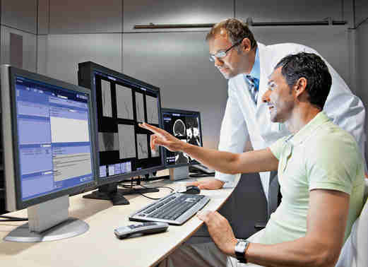 Pintar Komputer: Pengertian Operator Komputer dan Tugasnya