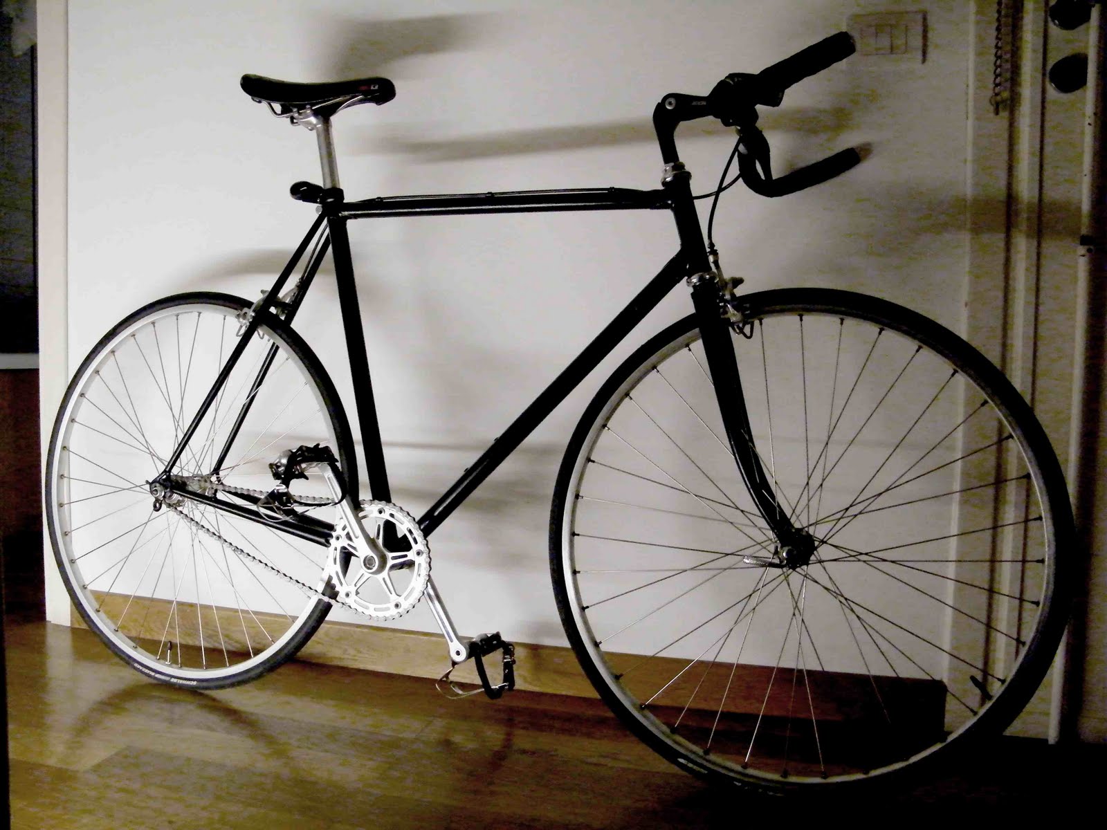 ANARCHIA CICLISMO VIAREGGIO: OLMO 1. DALLA RUGGINE A NUOVA VITA