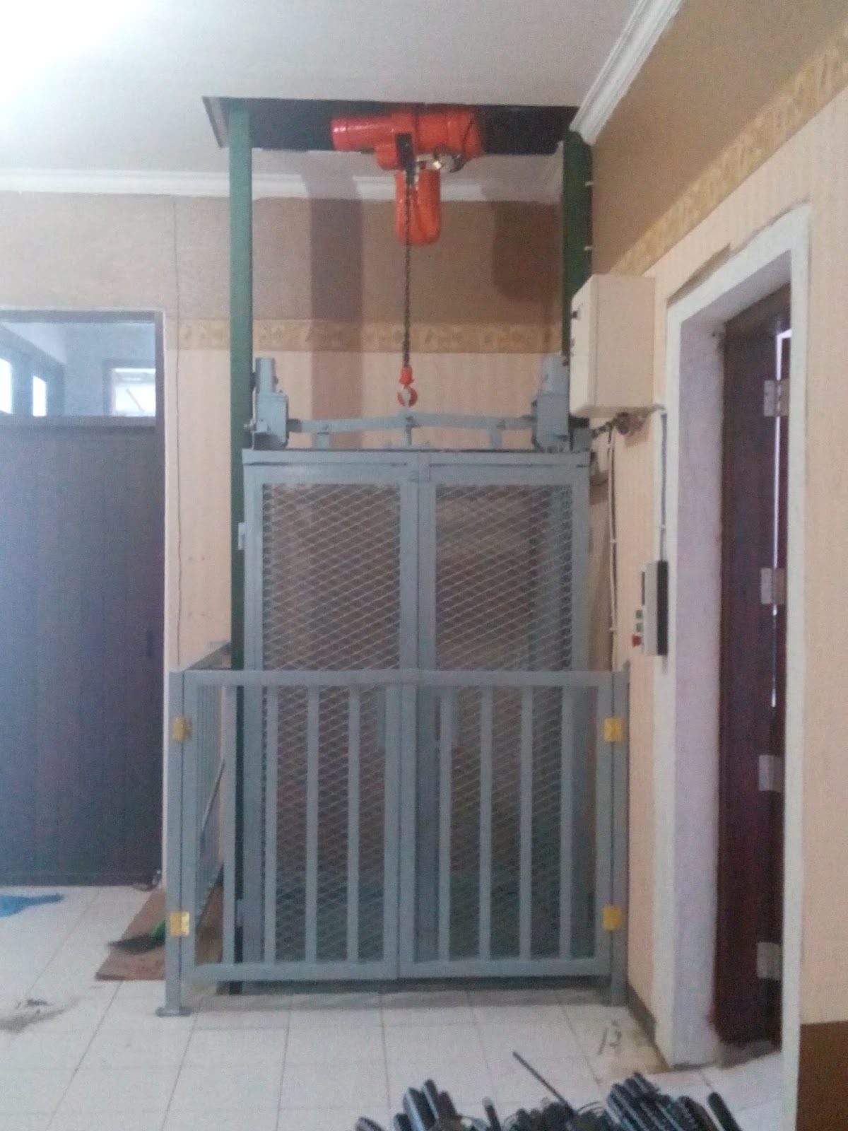 LIFT BARANG MURAH YT354 INDONESIA: Lift Barang Surabaya