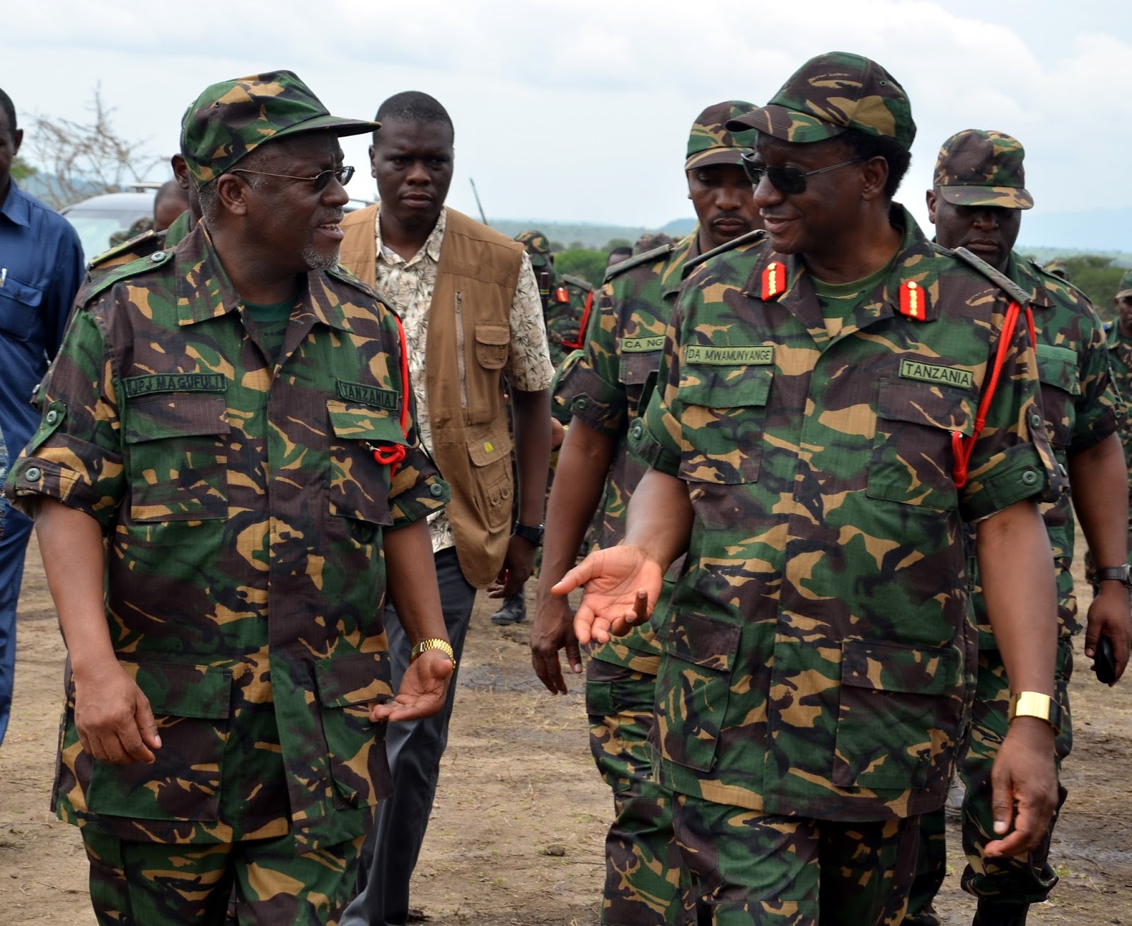 JENERALI MWAMUNYANGE ABAKISHWA JESHINI HADI 2017, AMIRI JESHI MKUU RAIS ...