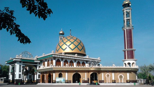 SYAIKHONA KHOLIL BANGKALAN - WISATAPESANTREN.COM