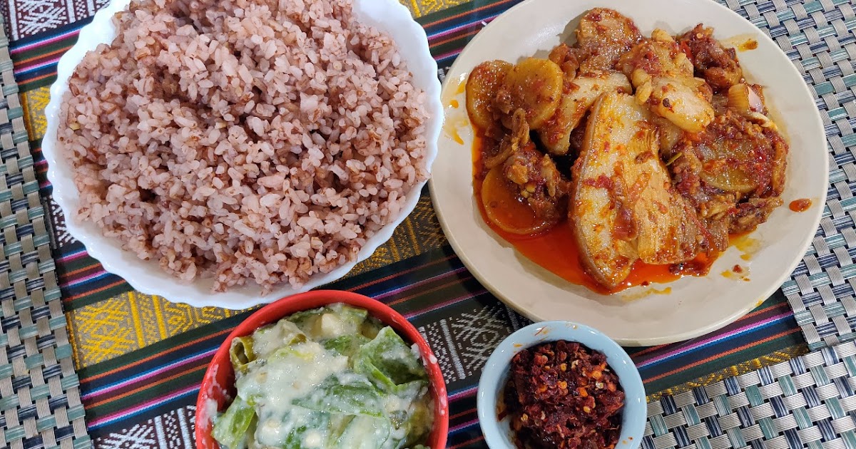 Must-try Restaurants in Kalimpong: Gompus & Za Khang | Foodaholix