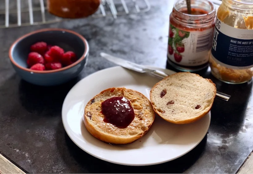 Teacakes with greek flavours - Blueberries and Thyme