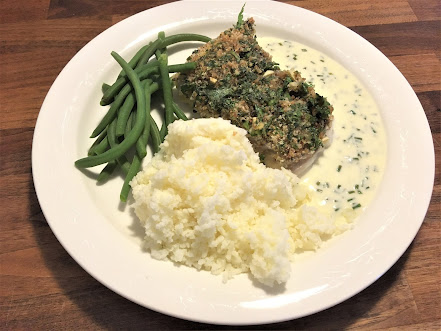 Farmors mat: Ugnsbakad sejfilé med citronsås och pressad potatis