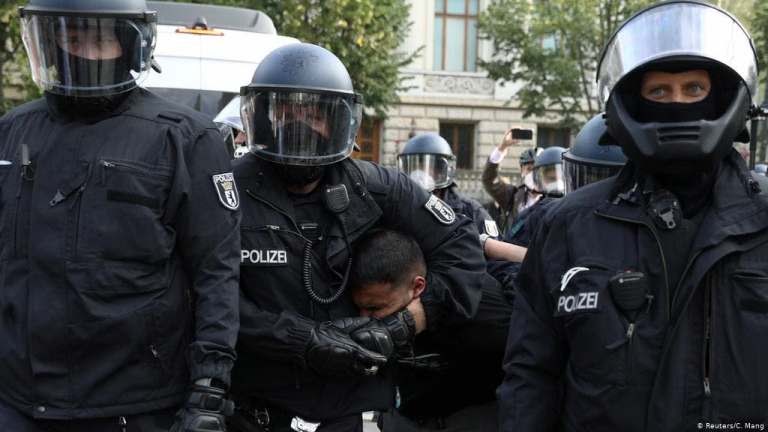 German Federal Intelligence Agency watching anti-lockdown radicals ...