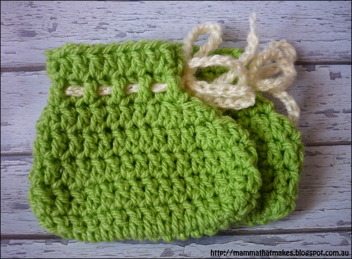 Mamma That Makes: 7 Round Newborn Booties