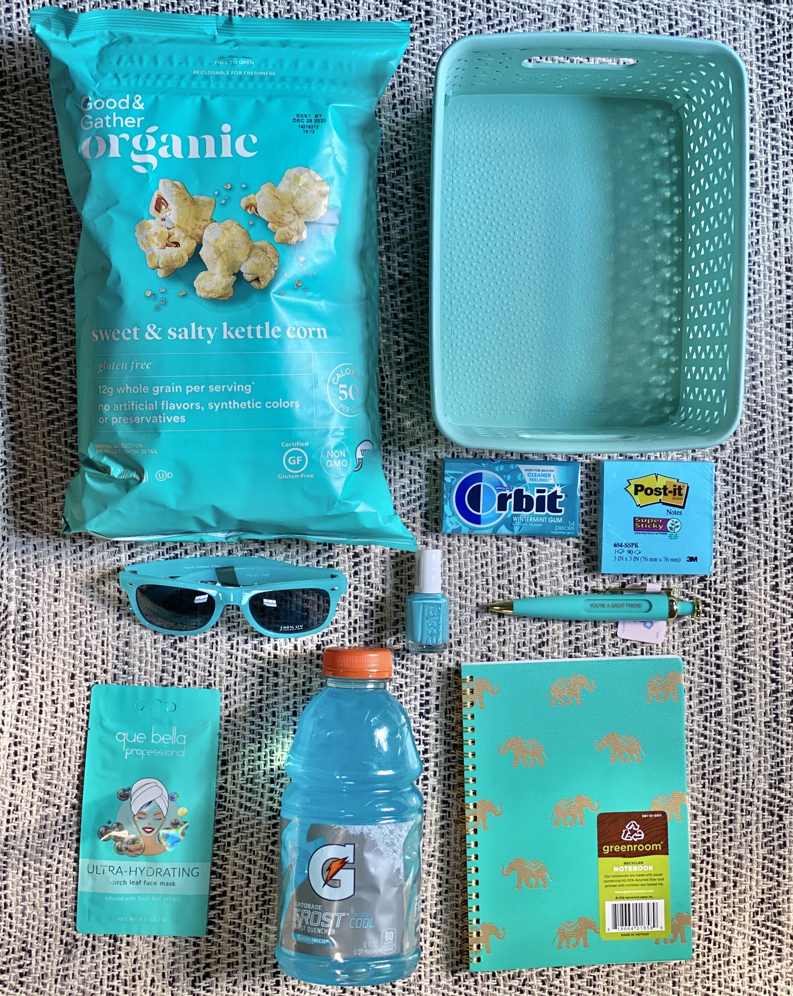 Magnolia Mamas : Teen Gift Idea {Favorite Color Gift Basket}