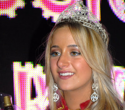 El Pórtico- "Información en estado puro": Magdalena Rivas representa al ...